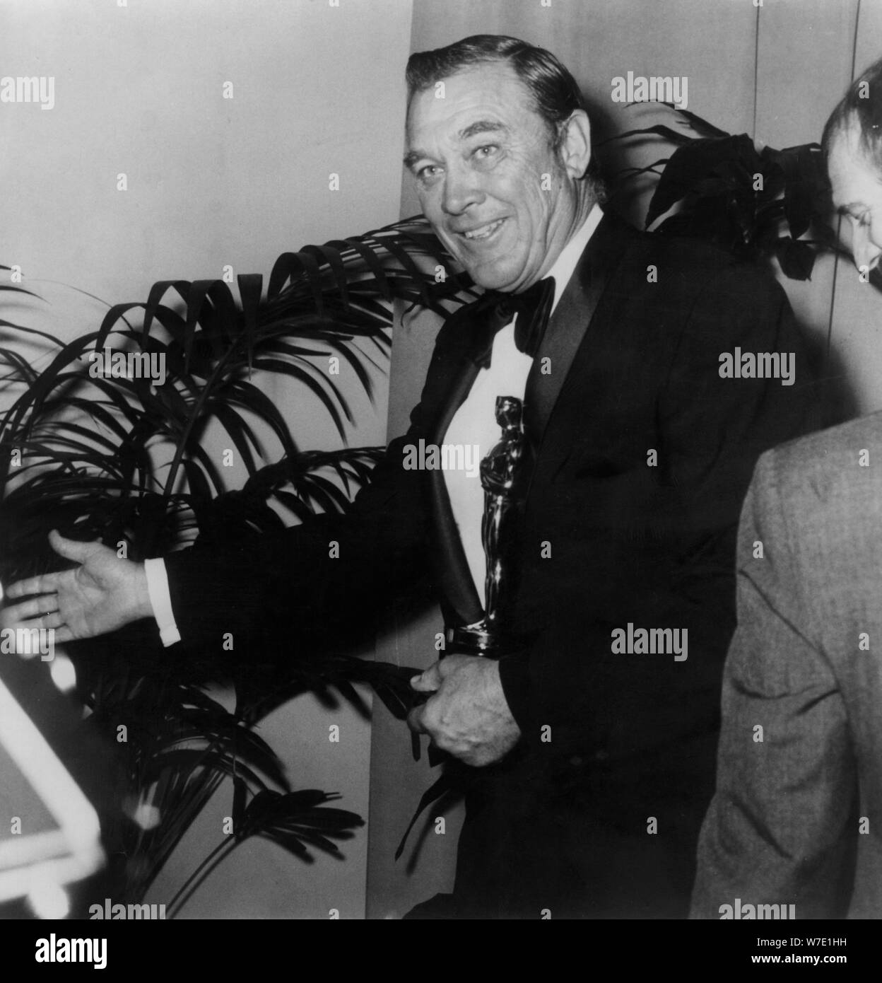 The oscar statue Black and White Stock Photos & Images - Alamy