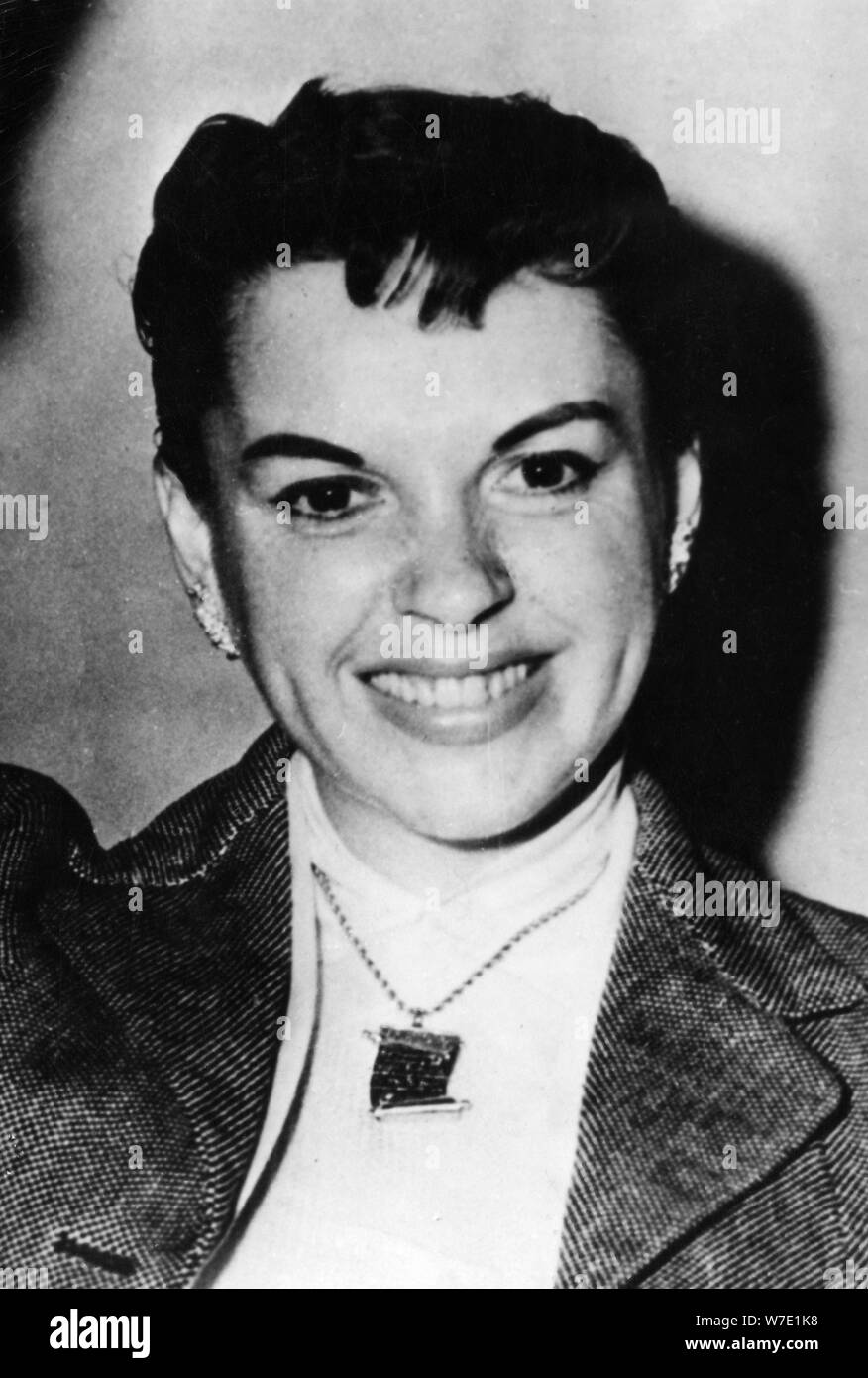 American actress singer judy garland hi-res stock photography and ...