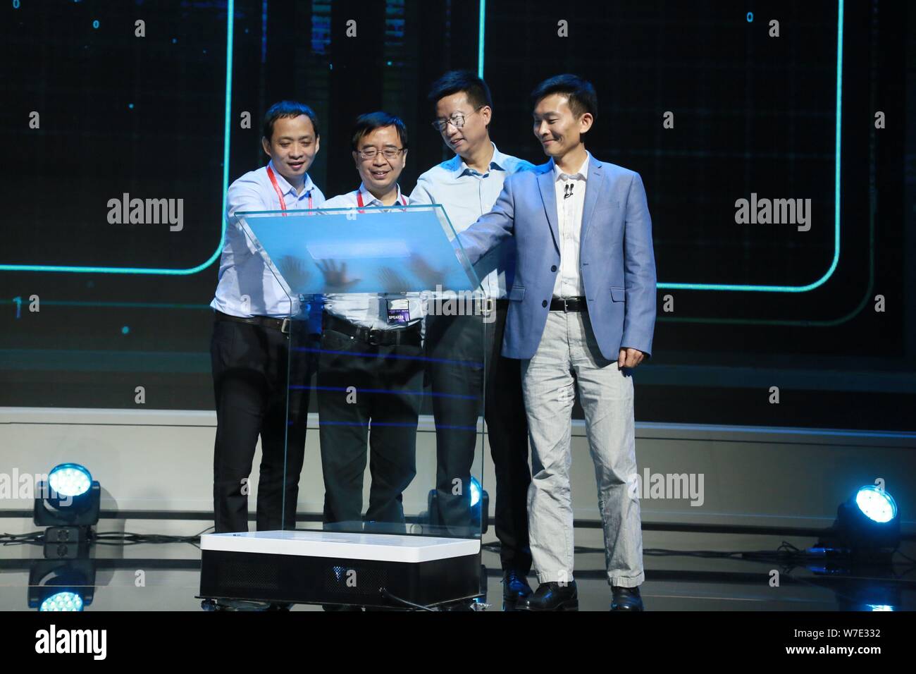 Quantum computing hi-res stock photography and images - Alamy