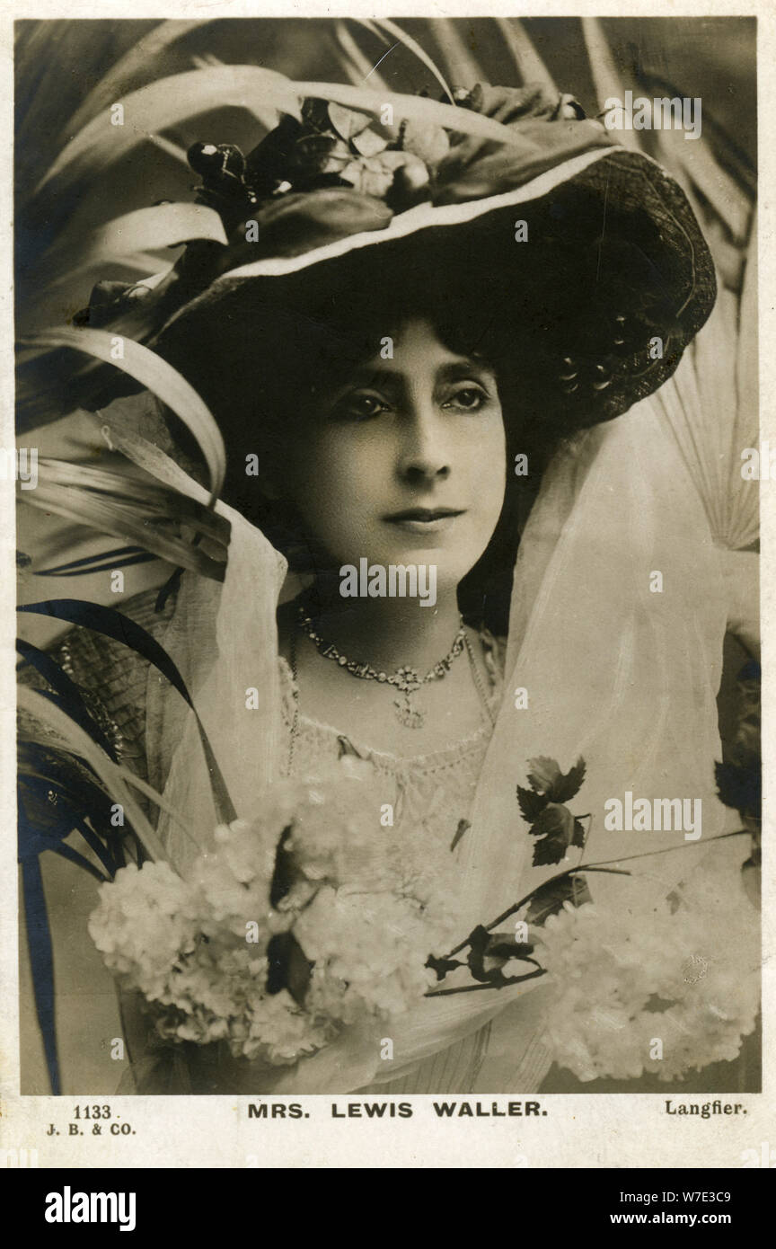 Actress with flowers hi-res stock photography and images - Alamy