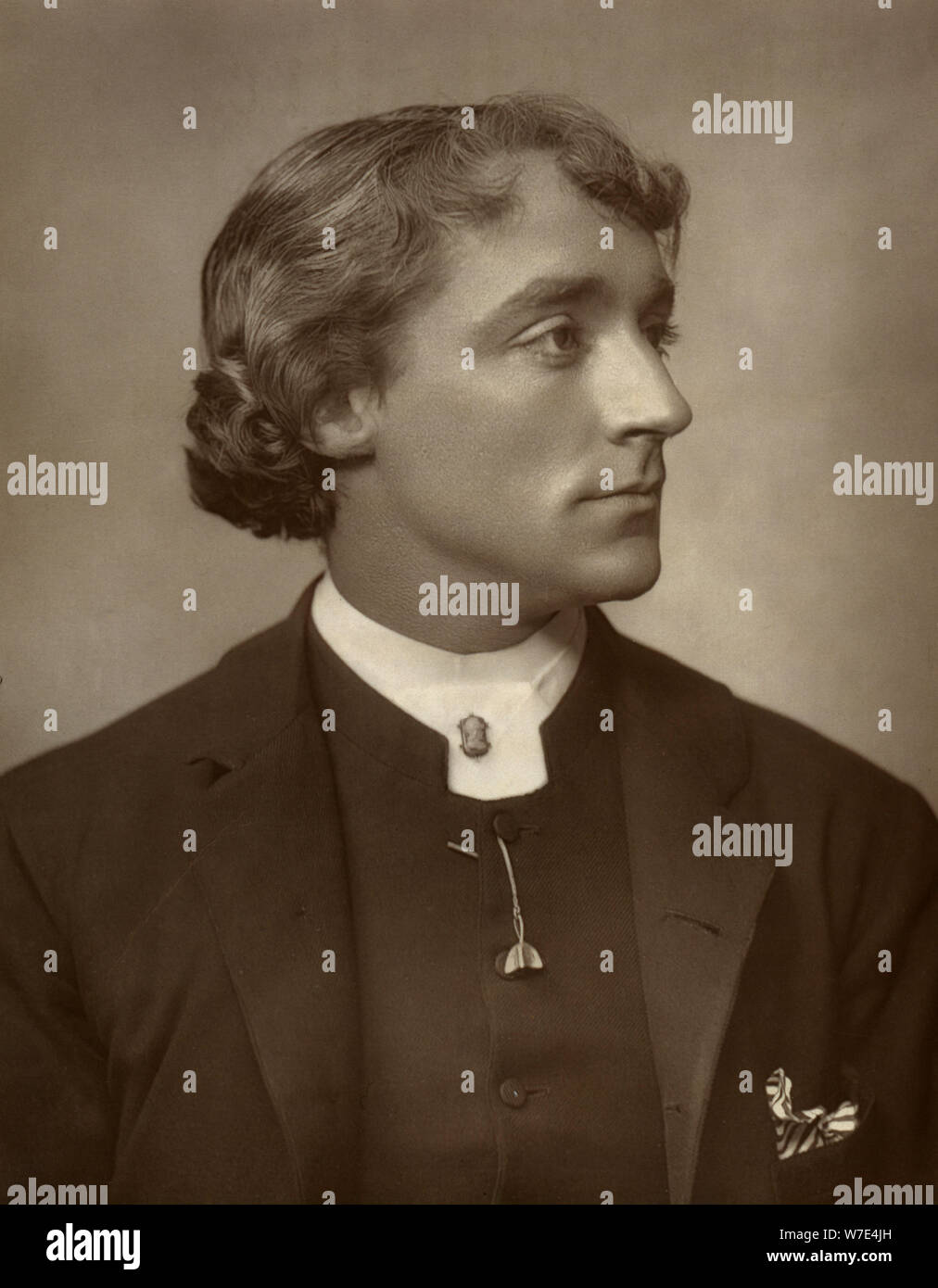 Bellow head hi-res stock photography and images - Alamy