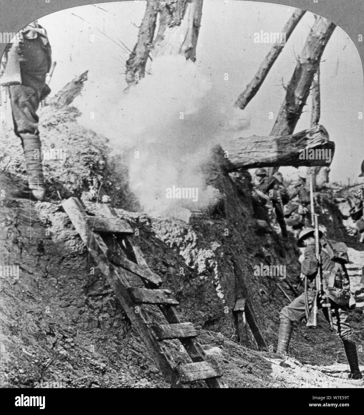 Going over the top war wwi hi-res stock photography and images - Alamy