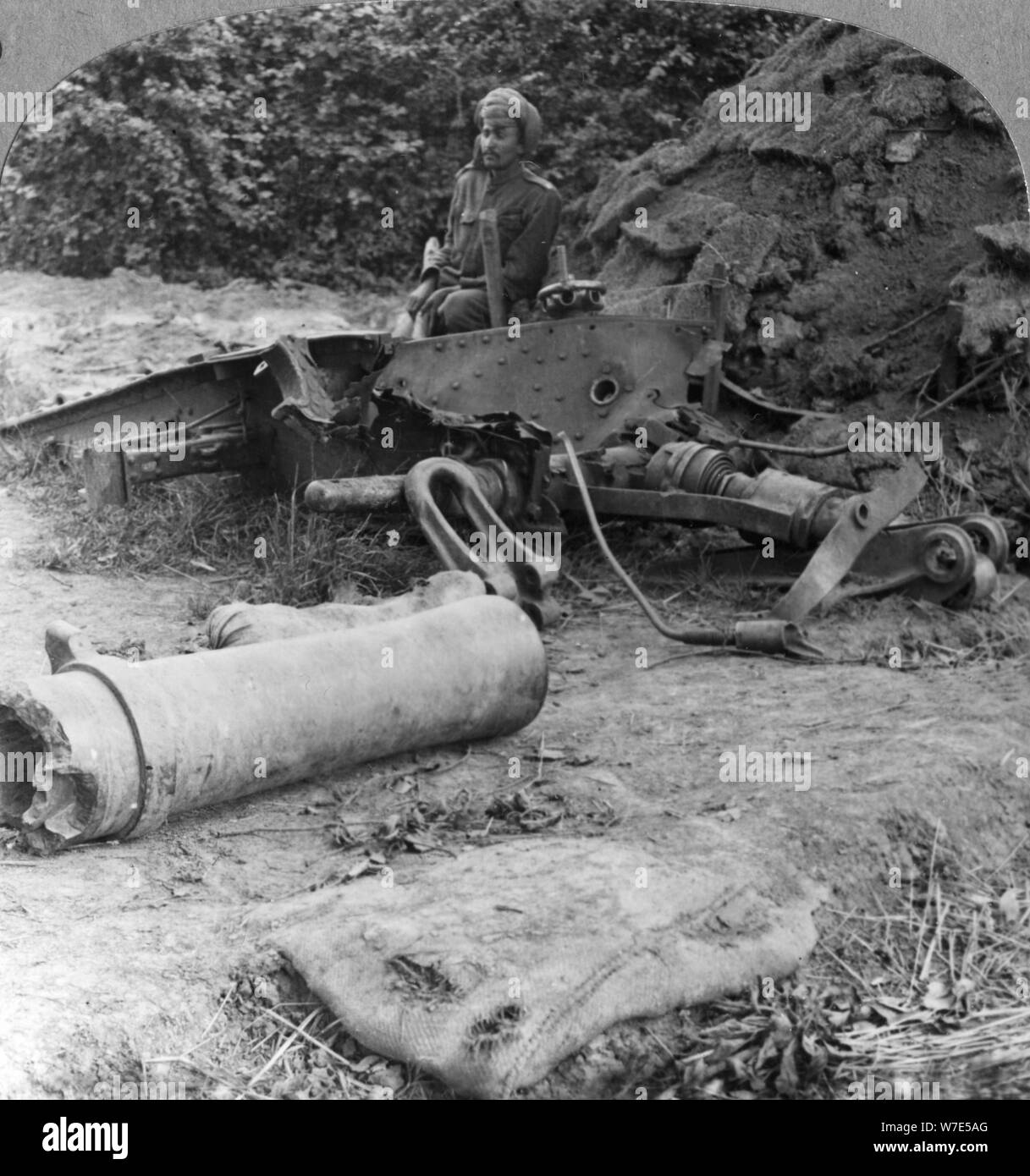 British soldiers artillery battlefield world war one world war wwi hi ...