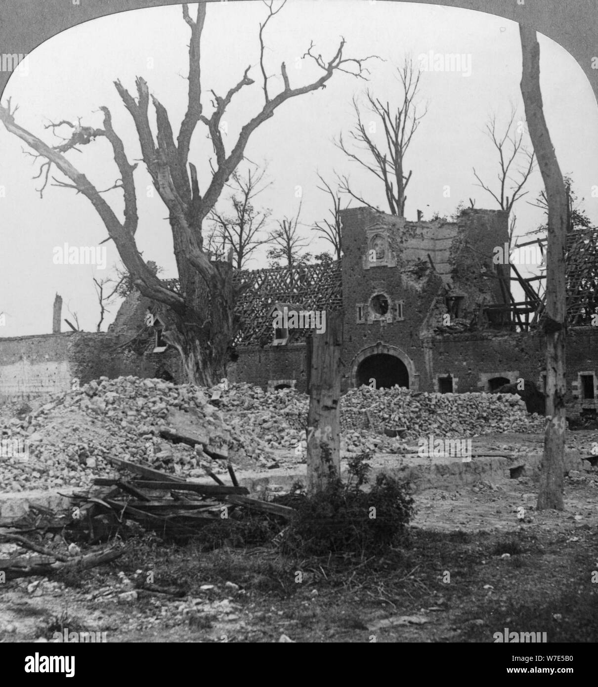 Battlefield damage hi-res stock photography and images - Alamy