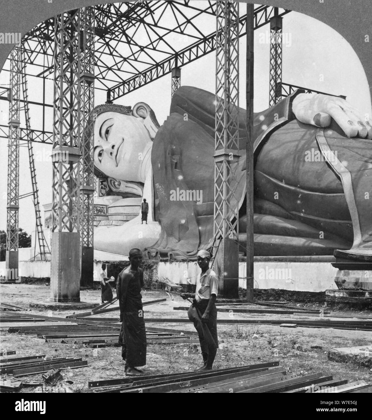 Giant recumbent figure of Buddha, Pegu, Burma, 1908. Artist: Stereo ...