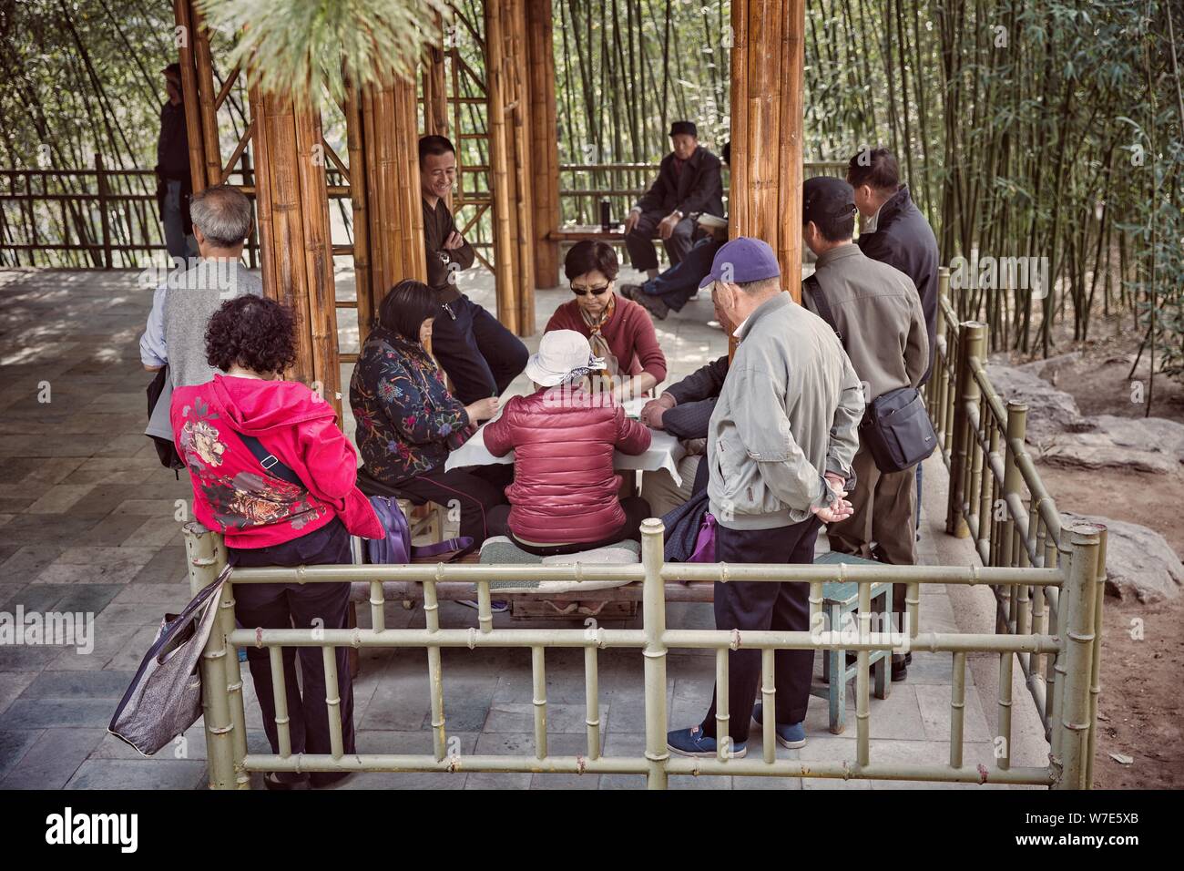 Increasing population hi-res stock photography and images - Alamy