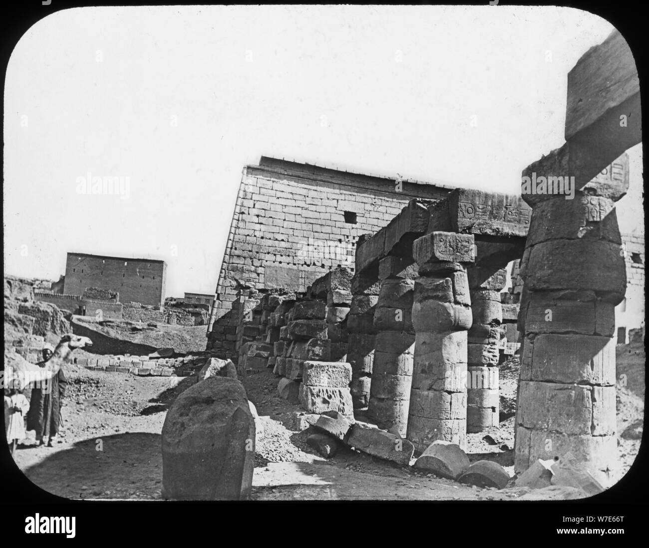 Egyptian architecture luxor hi-res stock photography and images - Alamy