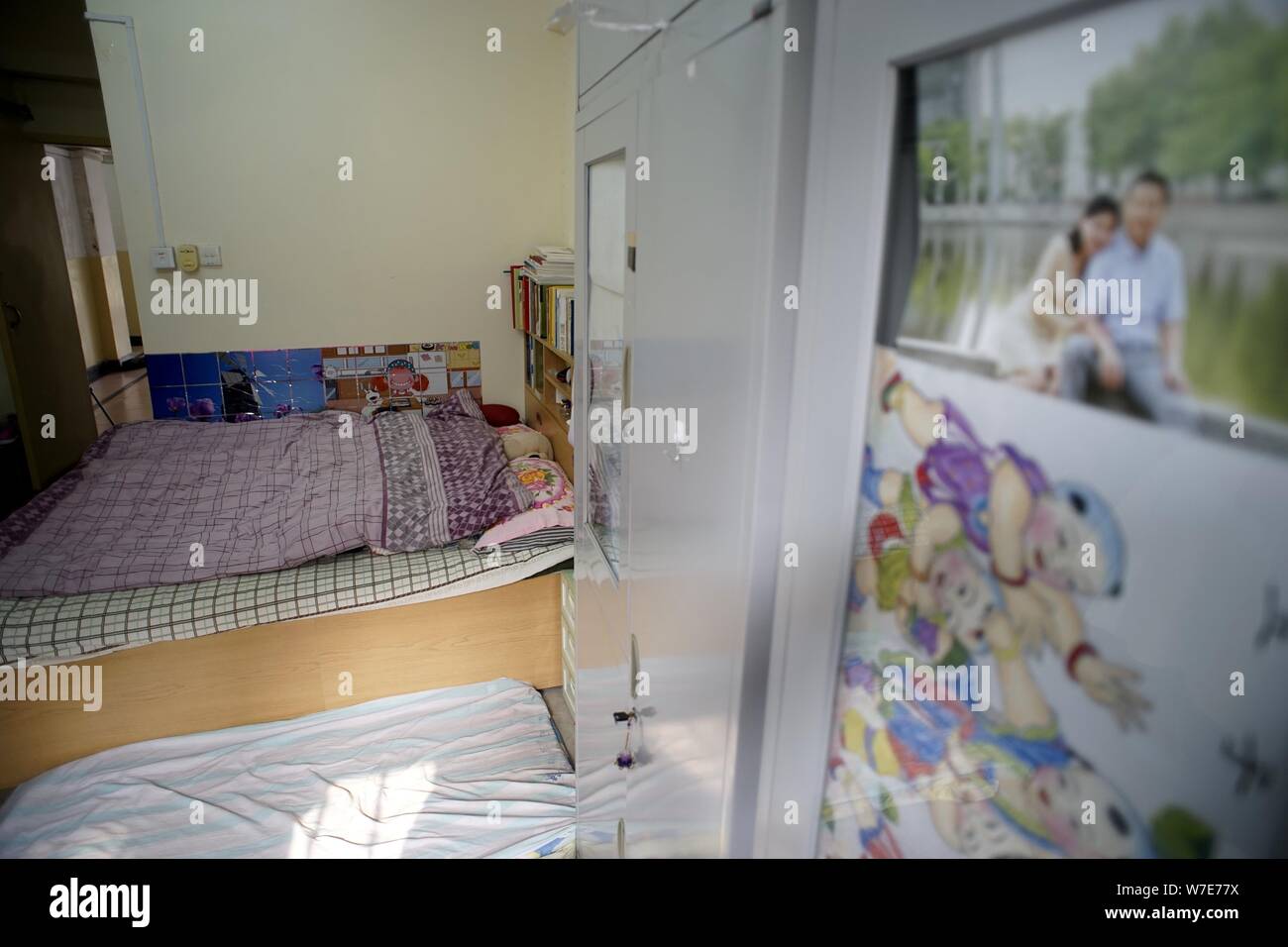 China dorm room students hi-res stock photography and images - Alamy