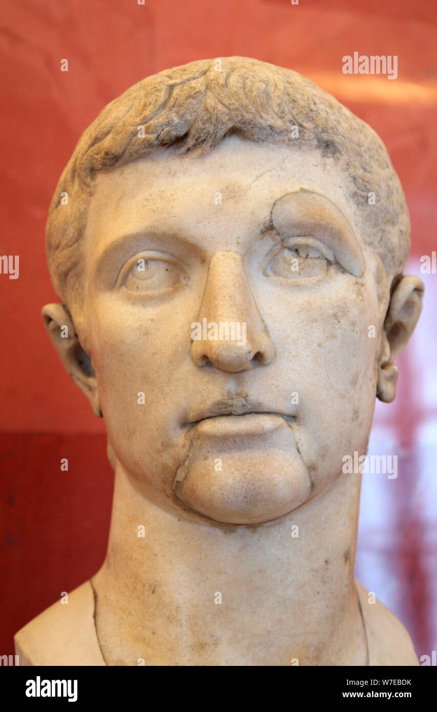 Marble head head emperor augustus hi-res stock photography and images ...