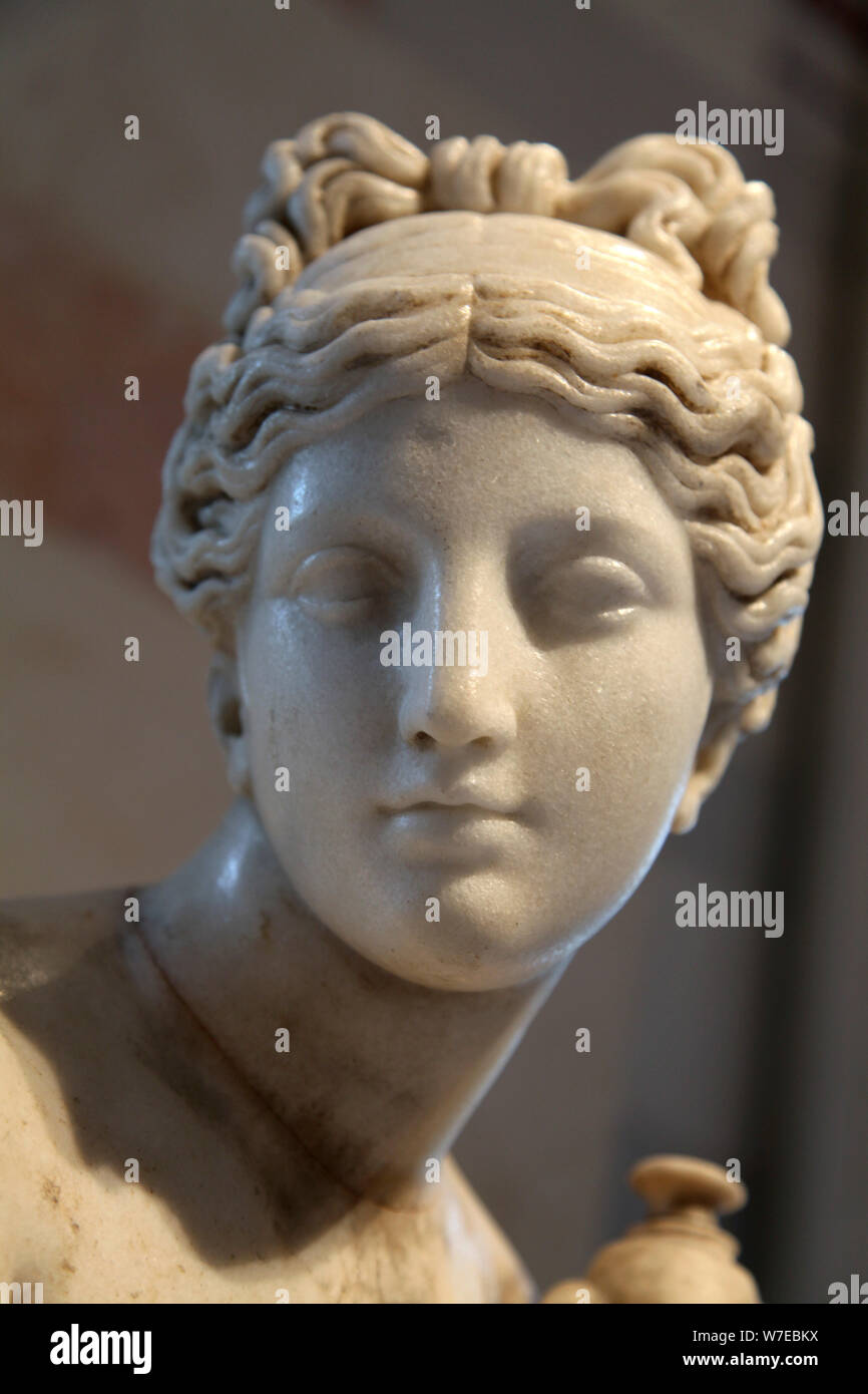 Head of aphrodite hi-res stock photography and images - Alamy
