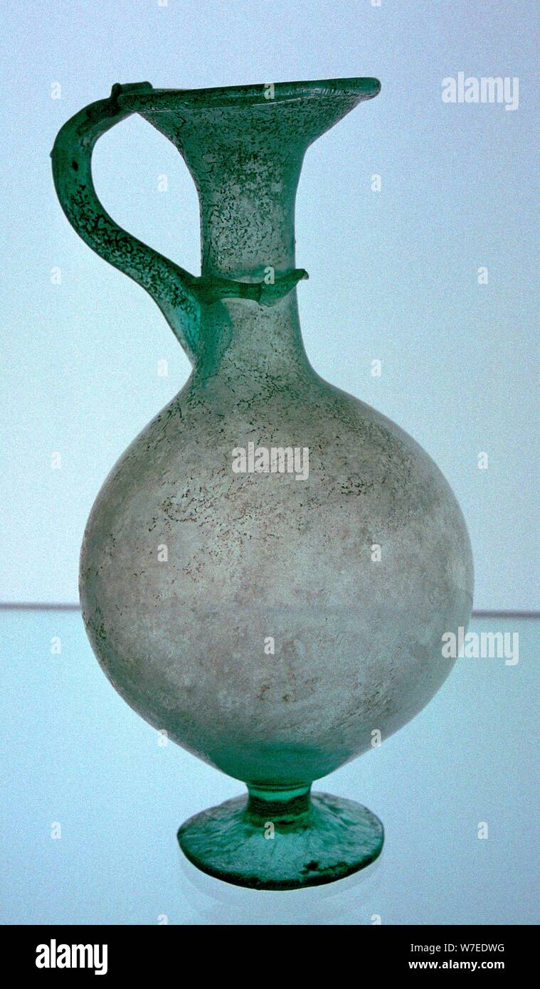Roman glass hi-res stock photography and images - Alamy