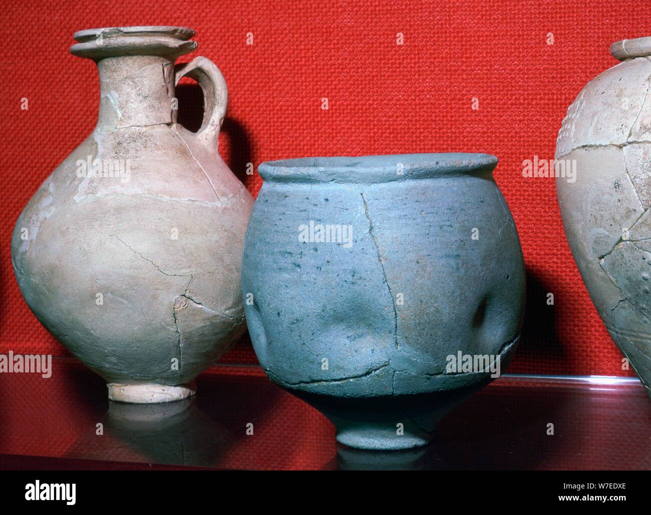 Roman pottery hi-res stock photography and images - Alamy
