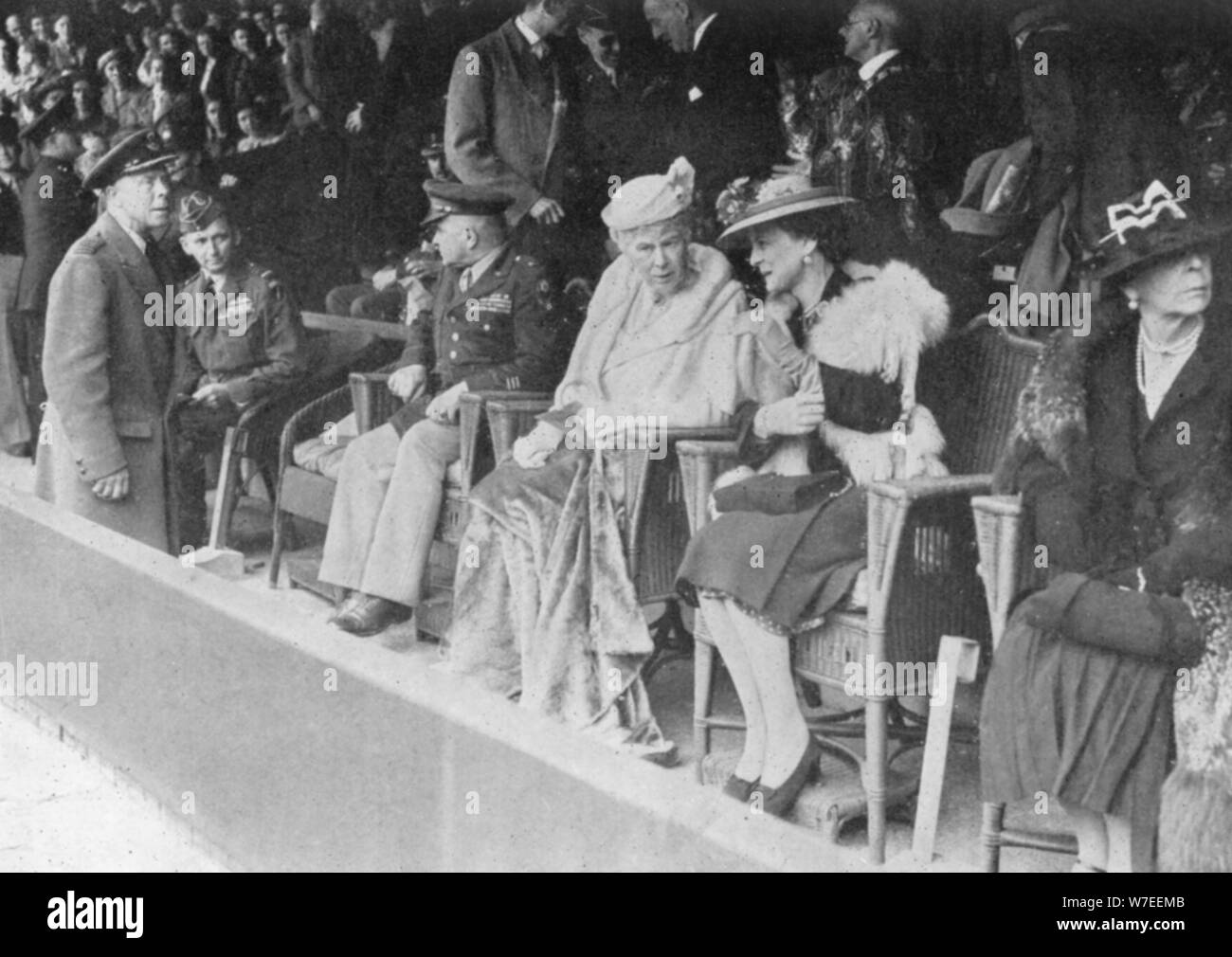 1945 victory london hi-res stock photography and images - Alamy