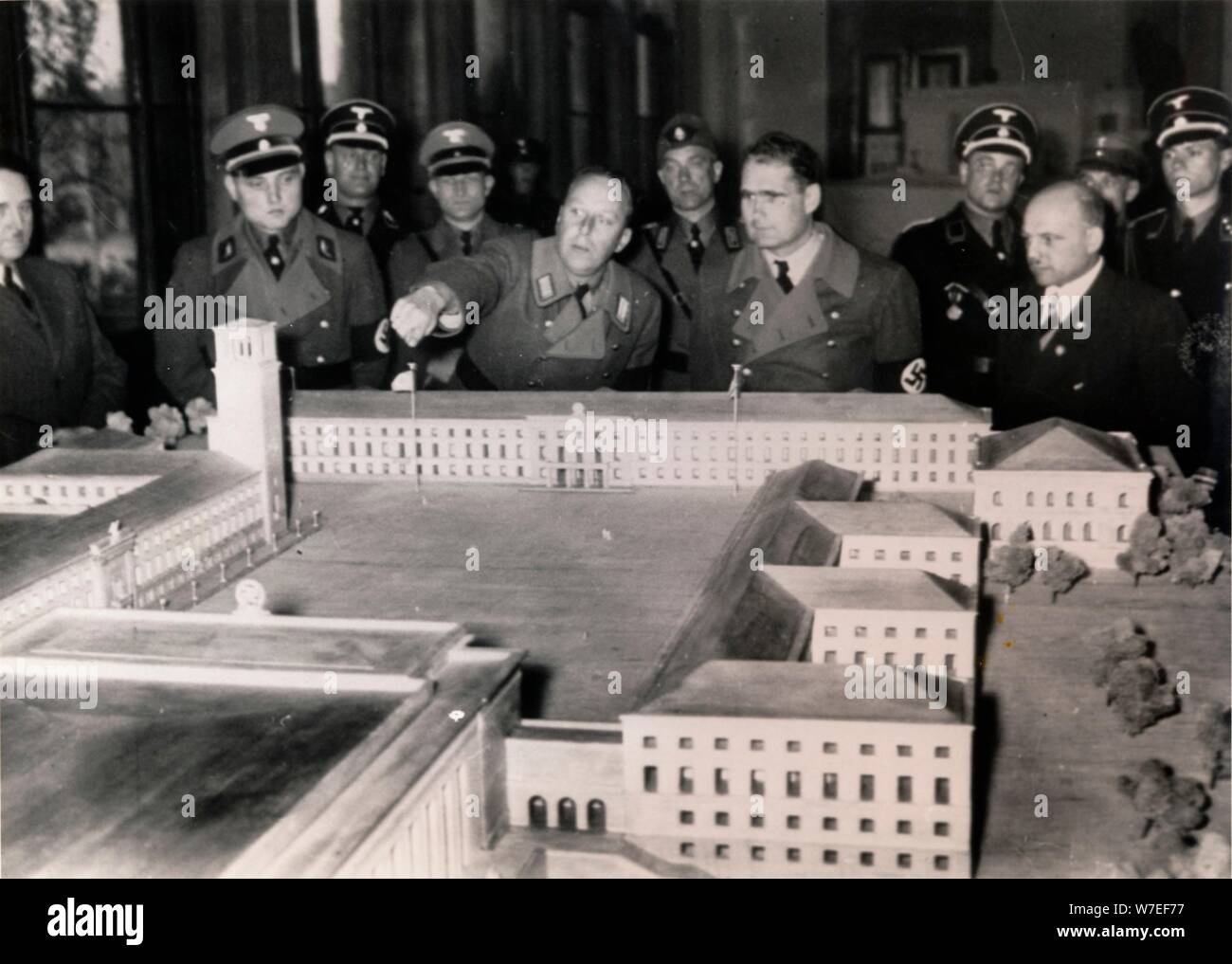 Hess building hi-res stock photography and images - Alamy