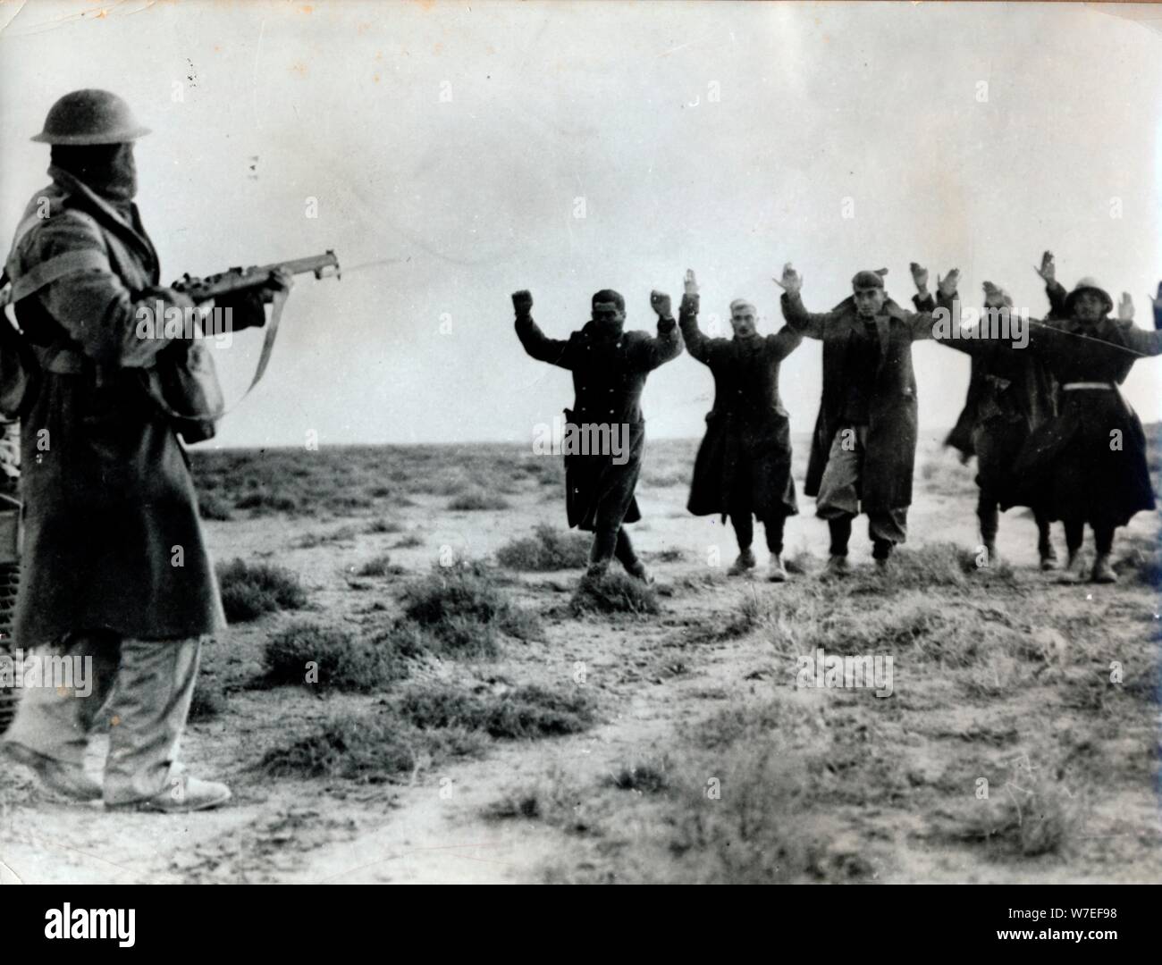 Italian troops surrender to an Australian soldier, Bardia, Libya, World ...