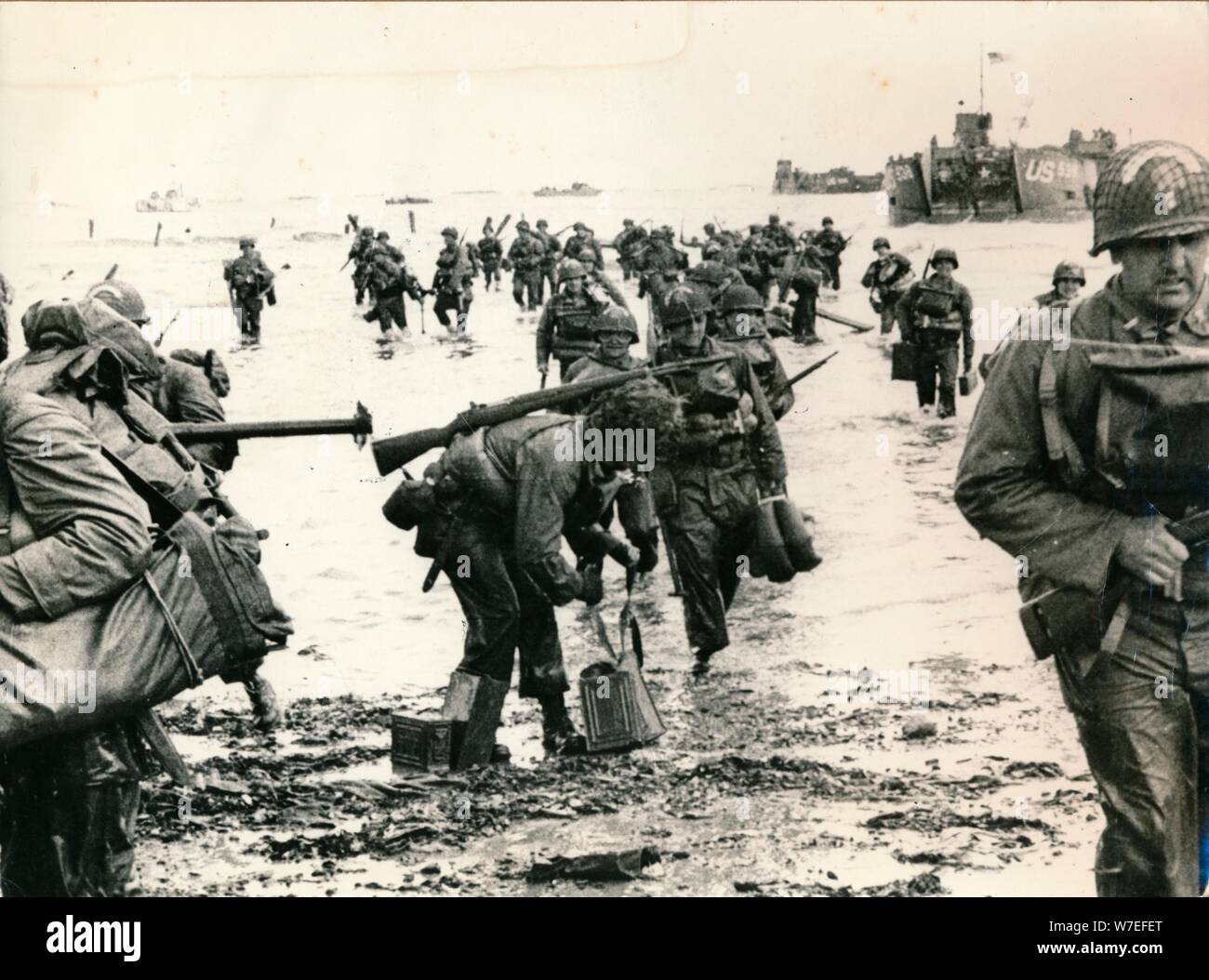 Beachhead hi-res stock photography and images - Alamy