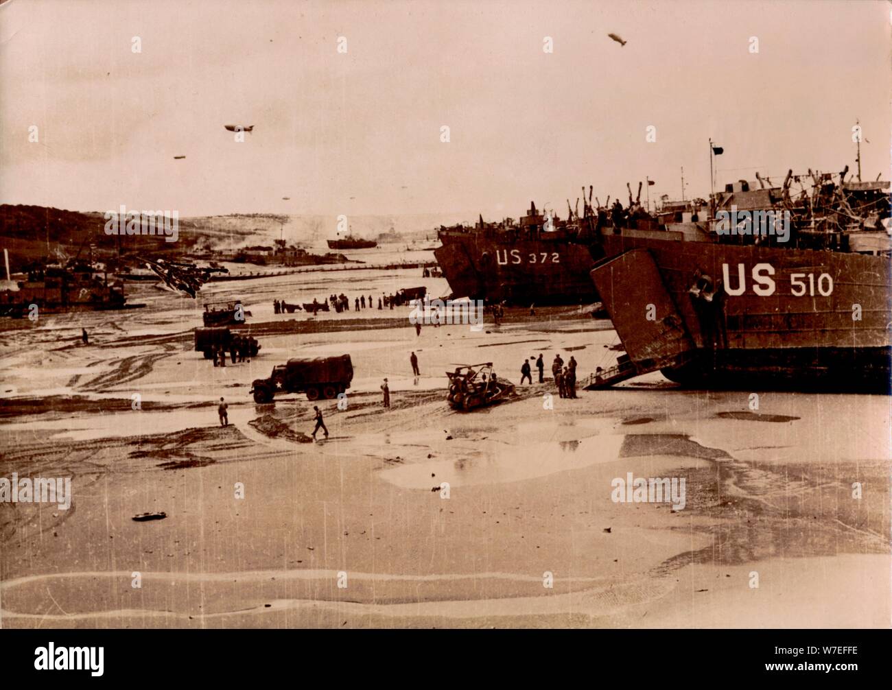 World war american transport ship hi-res stock photography and images ...