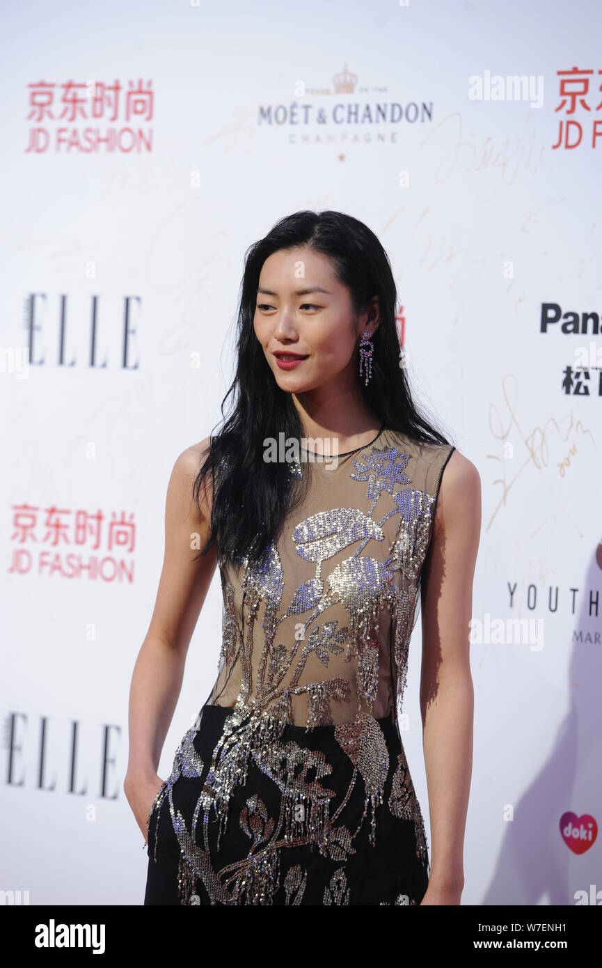 Chinese supermodel Liu Wen arrives on the red carpet for the 2017 ELLE ...