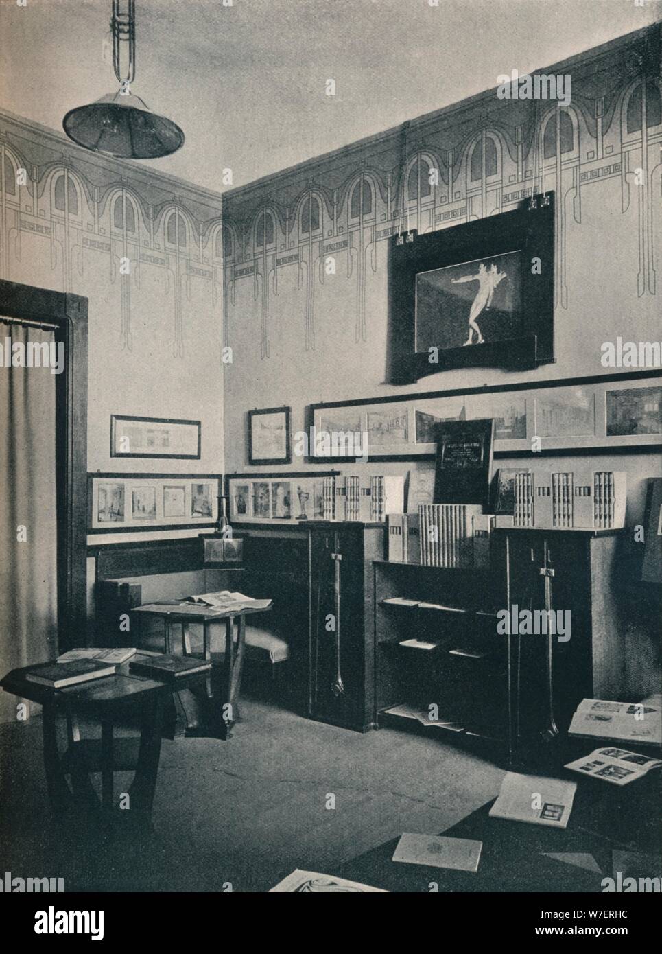 Study room 1900s hi-res stock photography and images - Alamy