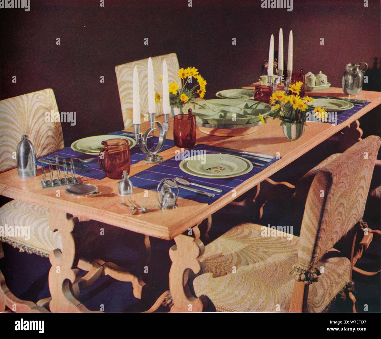 Place setting 1930s dining room hi-res stock photography and images - Alamy