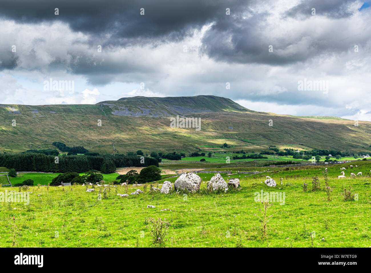 Whernside mountain hi-res stock photography and images - Alamy