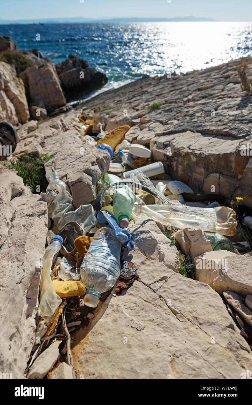 Plastic waste at sea hi-res stock photography and images - Alamy