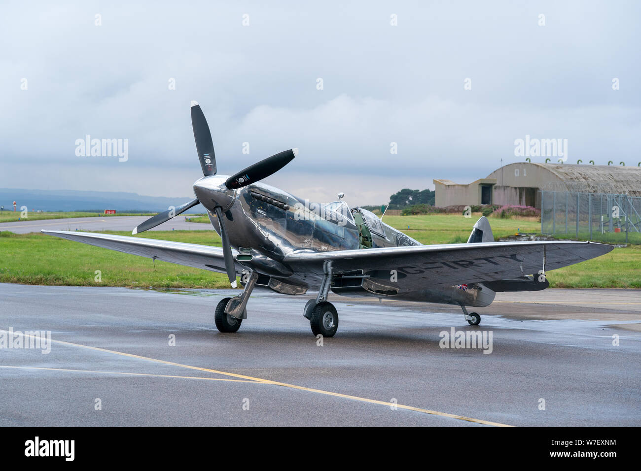 Silver spitfire hi-res stock photography and images - Alamy