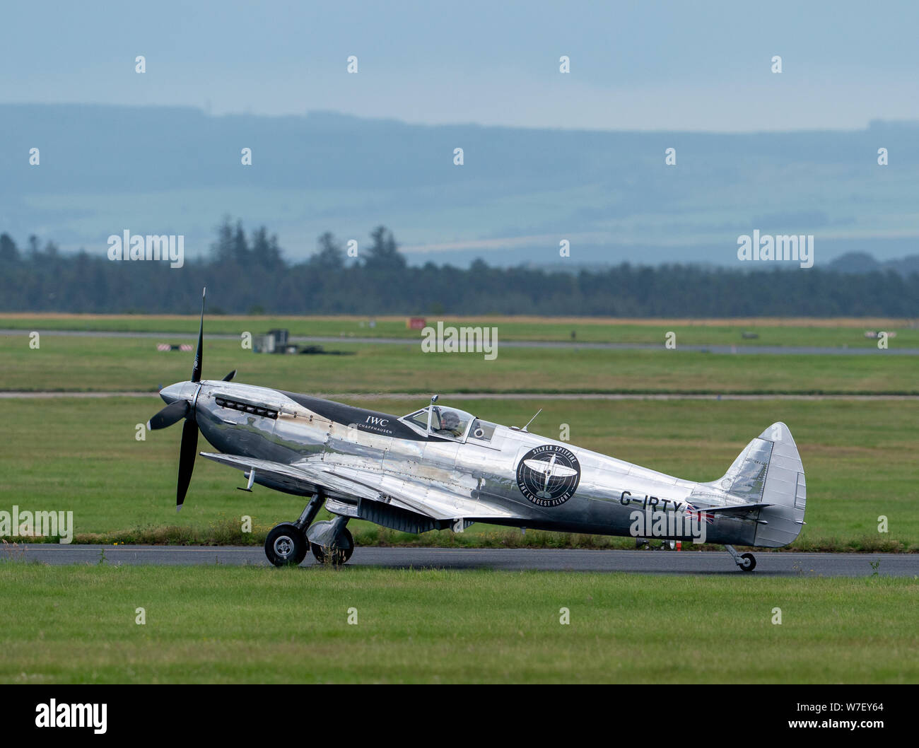 Silver spitfire hi-res stock photography and images - Alamy