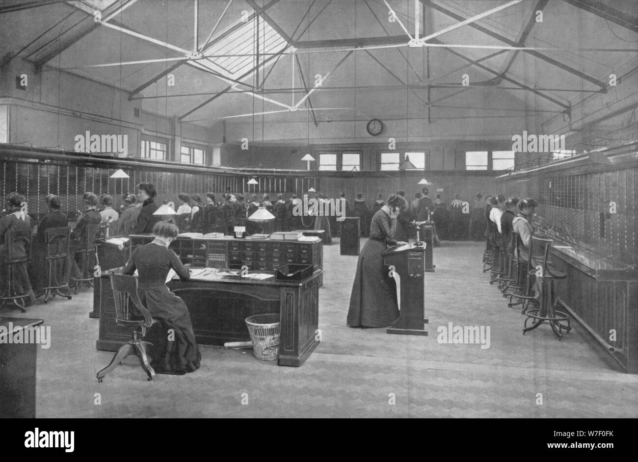 Post office england inside hi-res stock photography and images - Alamy