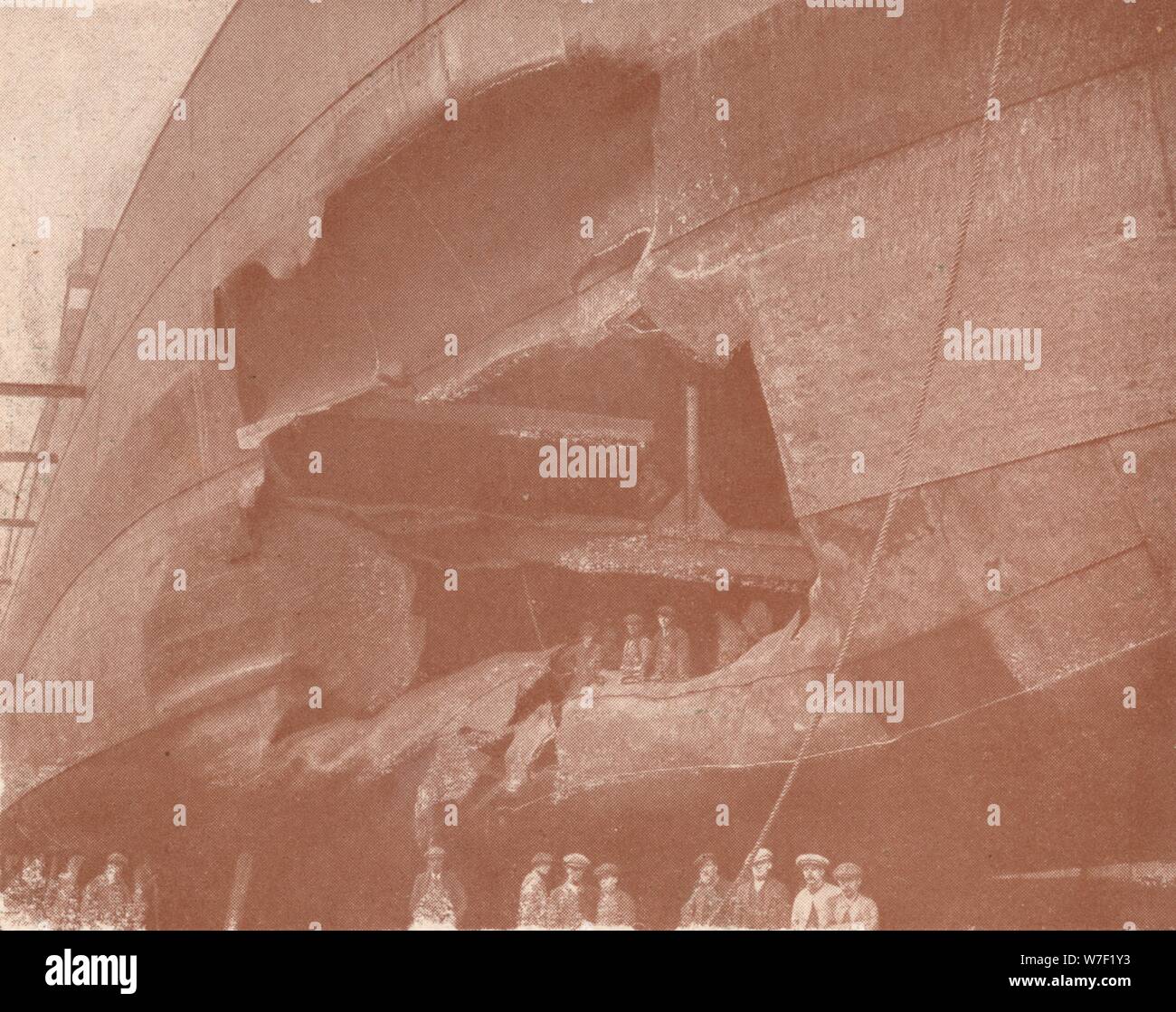 Ship hull damage hi-res stock photography and images - Alamy