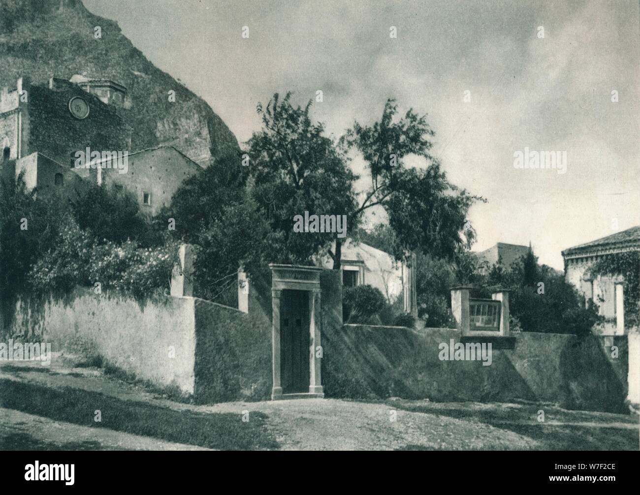 1920s garden hi-res stock photography and images - Alamy