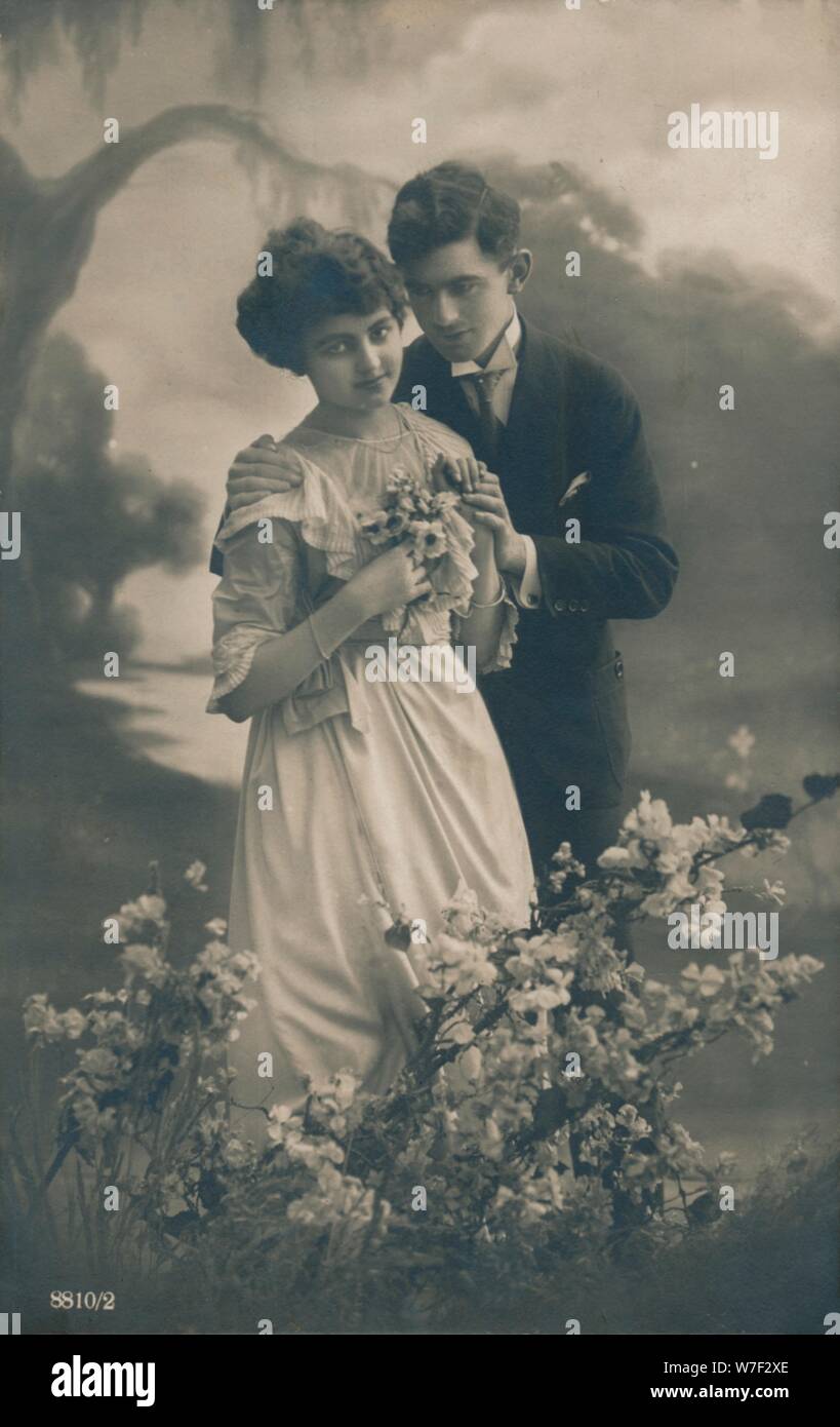 1910s couple hi-res stock photography and images - Alamy