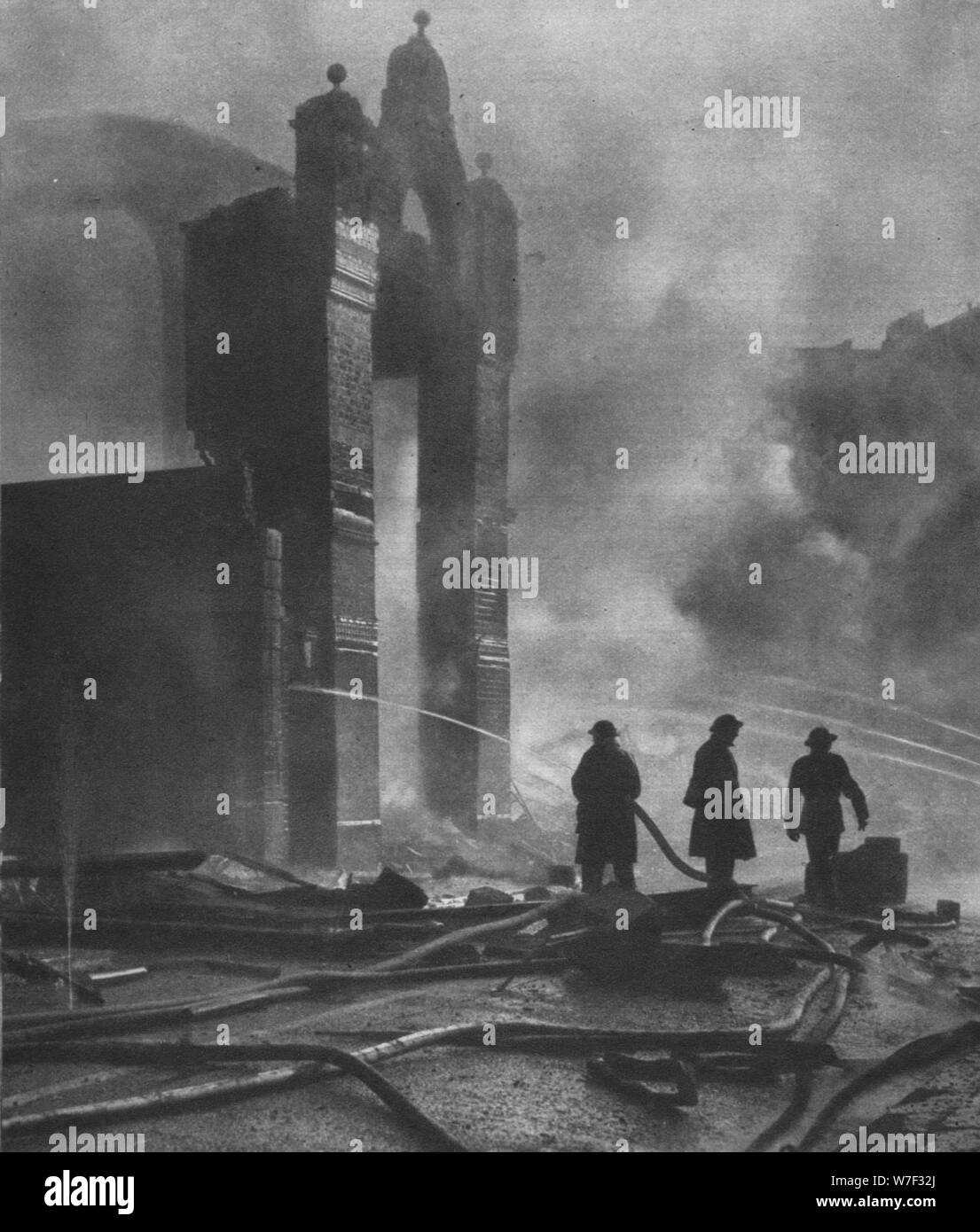 Fireman firemen england london hi-res stock photography and images - Alamy