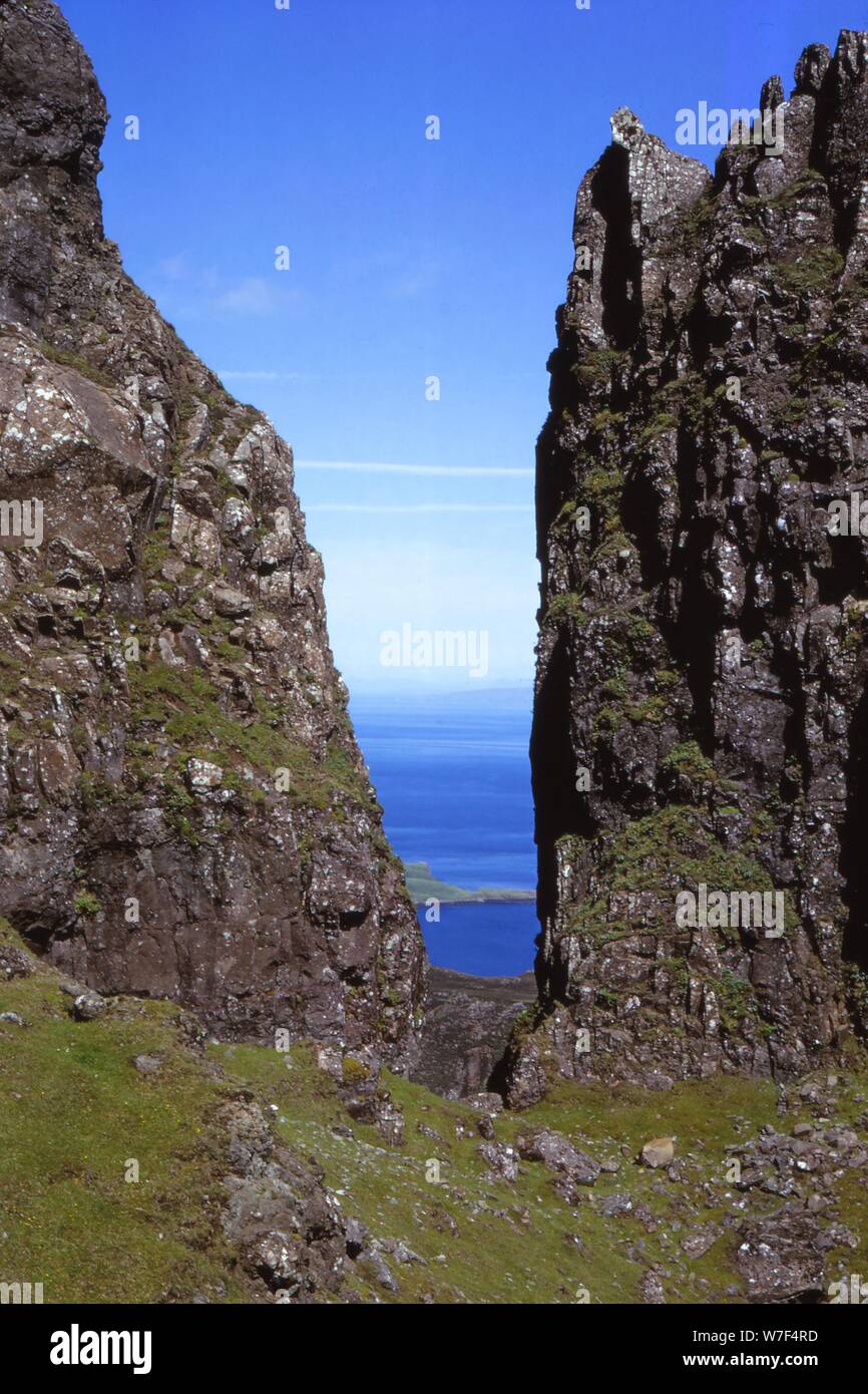 Highland rocks hi-res stock photography and images - Alamy