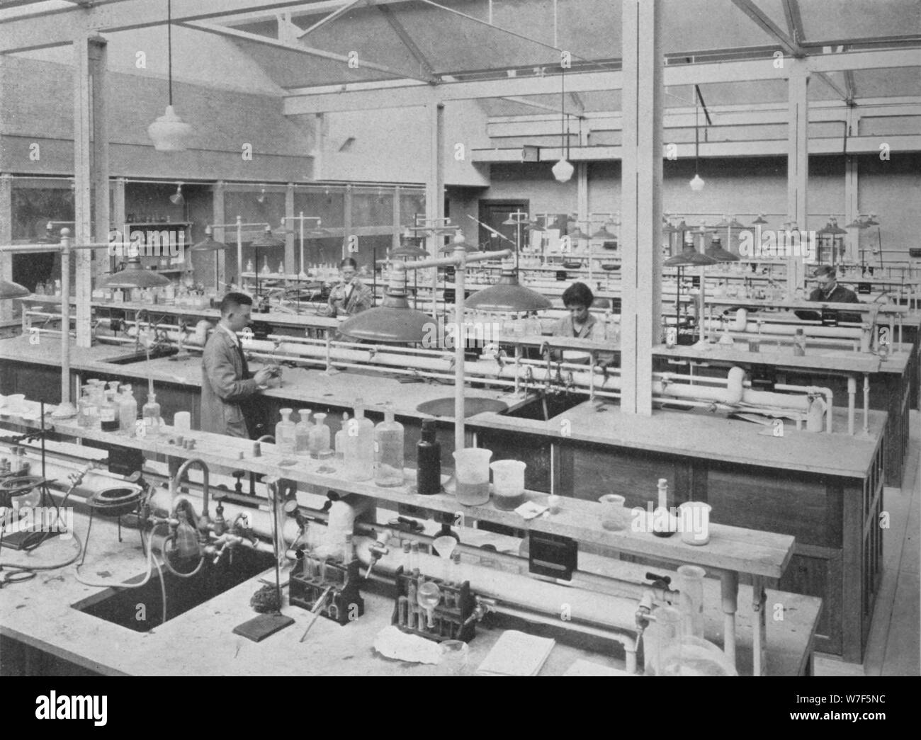 Student laboratory, Sterling Chemical Laboratory, Yale University, New ...