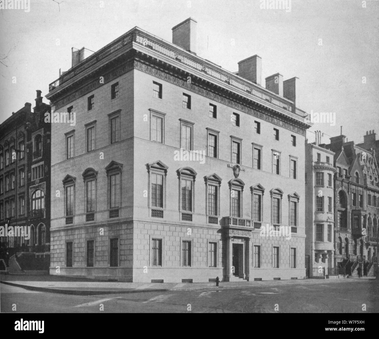 General street view Black and White Stock Photos & Images - Alamy