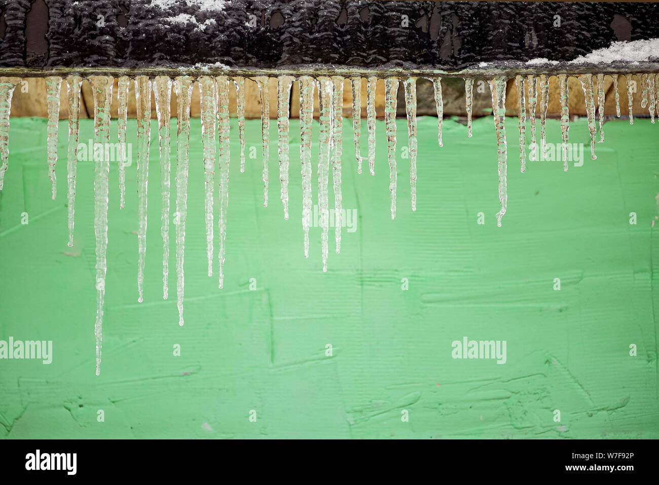 Frozen roofing hi-res stock photography and images - Alamy