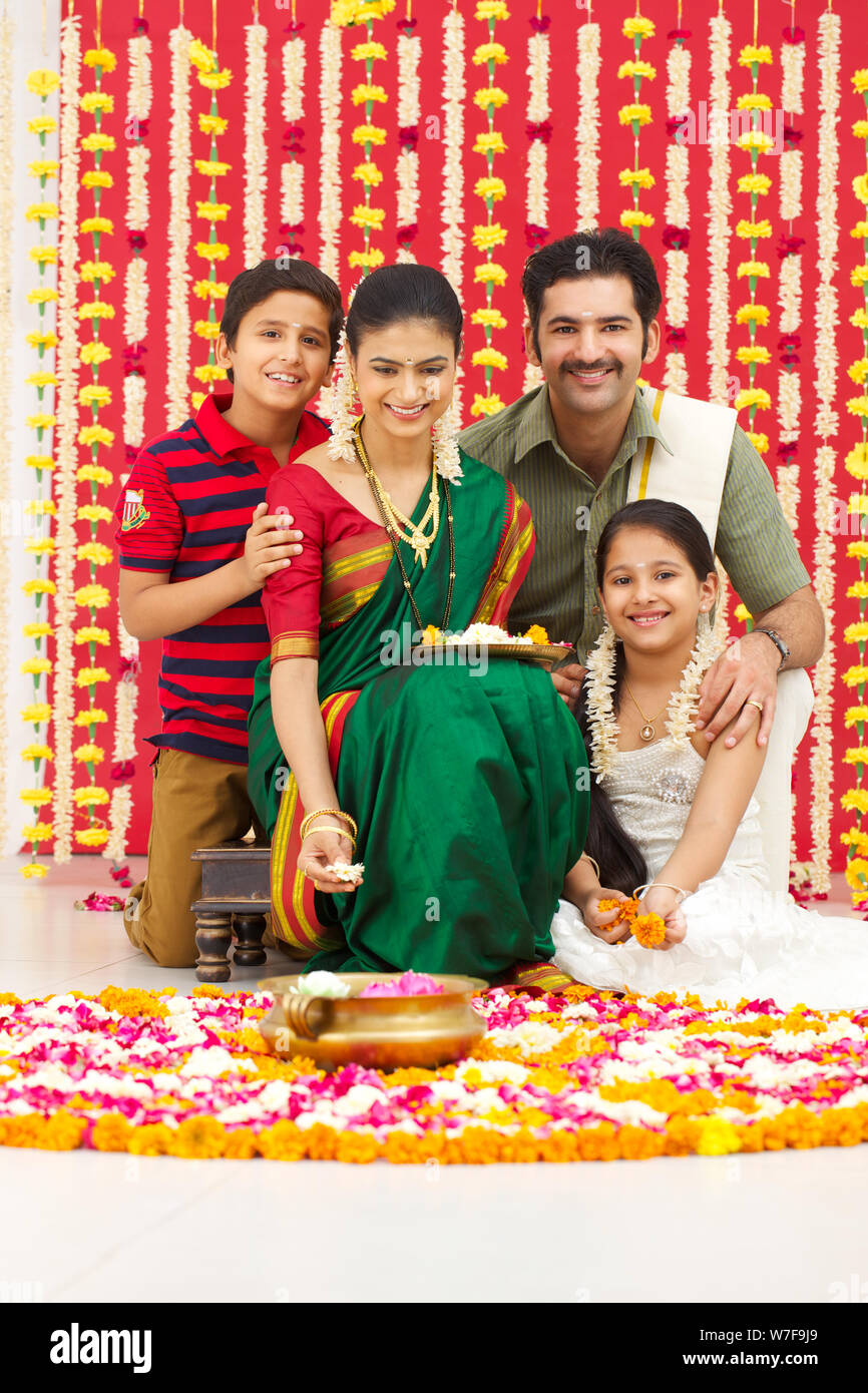 South Indian family making rangoli Stock Photo - Alamy South Indian family making rangoli Stock Photo - Alamy