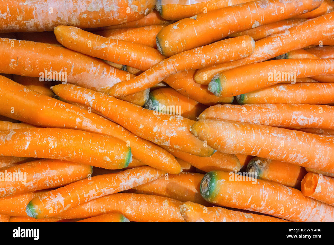 Fresh raw carrots texture hi-res stock photography and images - Alamy