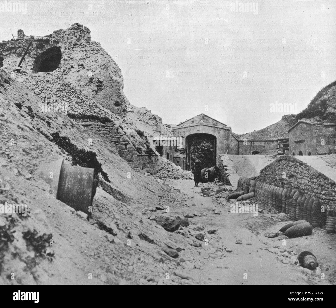 World war war wwi first world war military ruins dardanelles Black and ...