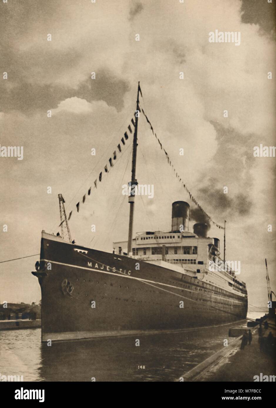 Cunard white star line hi-res stock photography and images - Alamy