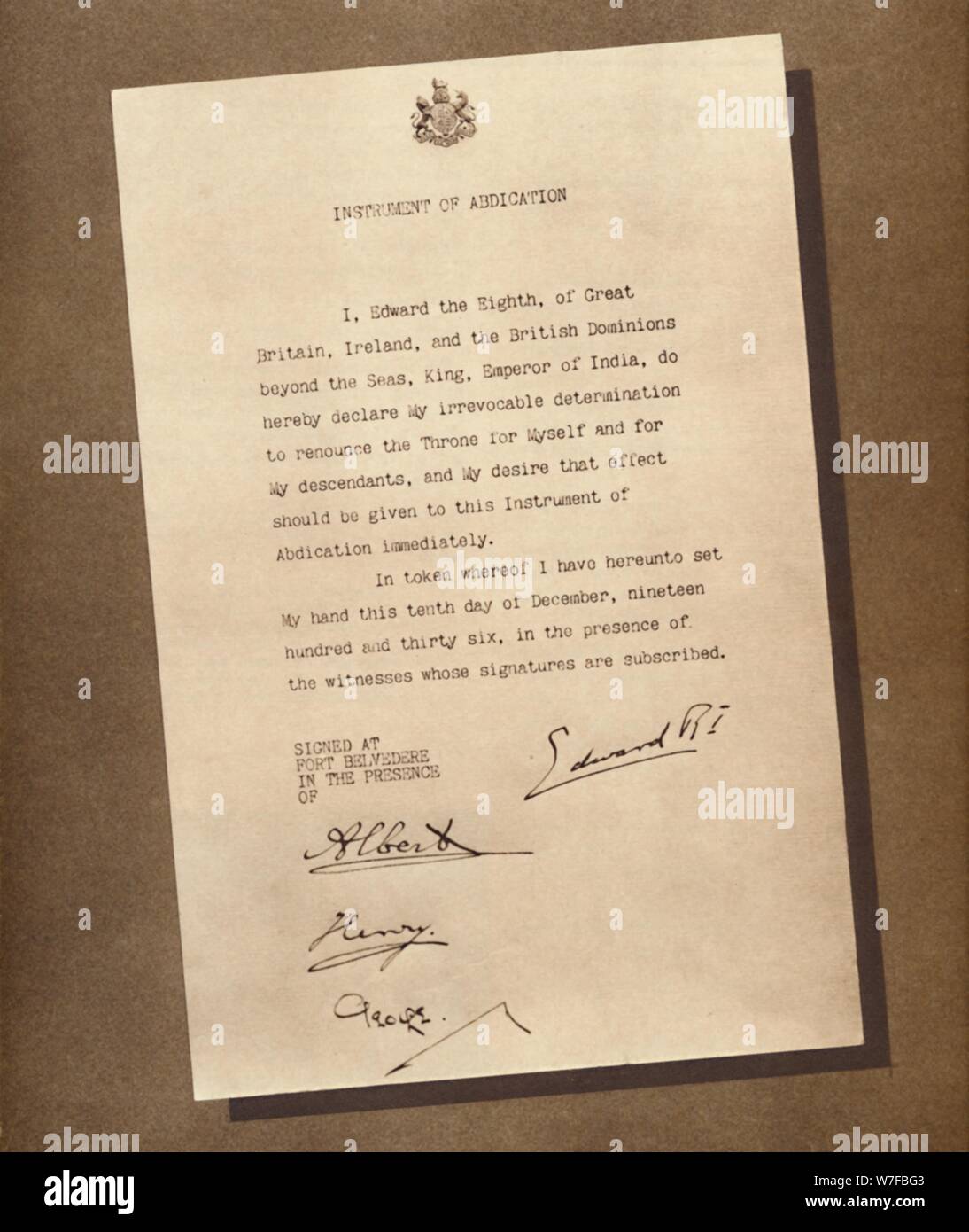 Edward viii abdication newspaper hi-res stock photography and images ...