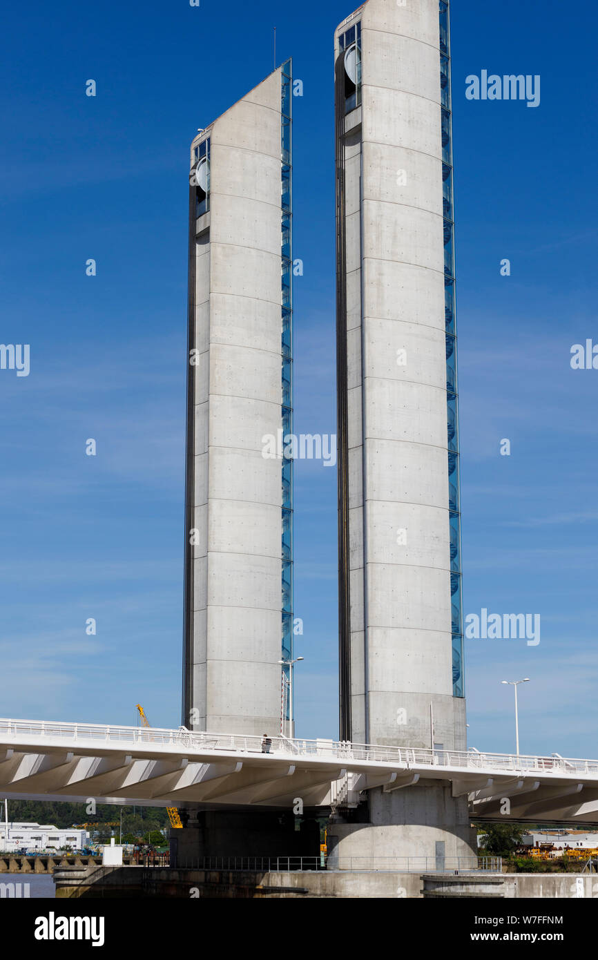 Pont jacques chaban delmas vertical lift bridge hi-res stock ...