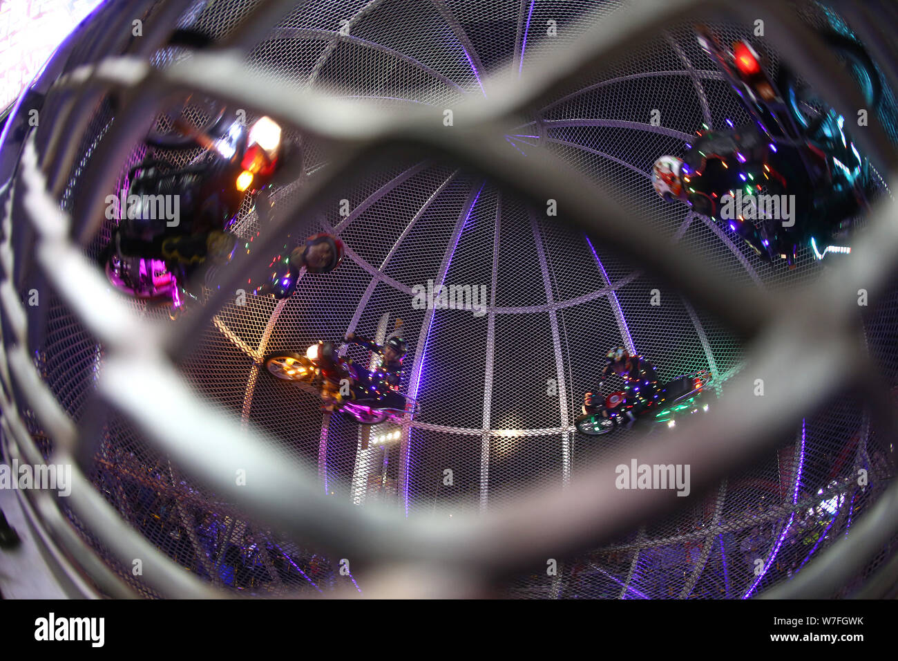 Motorcycle stunt cage hi-res stock photography and images - Alamy