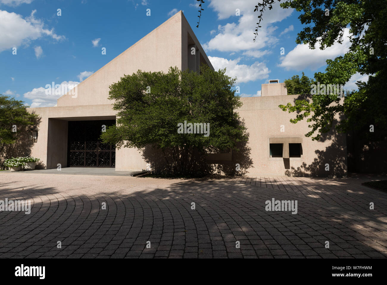 Acclaimed international architect I.M. Pei designed this modernist home ...