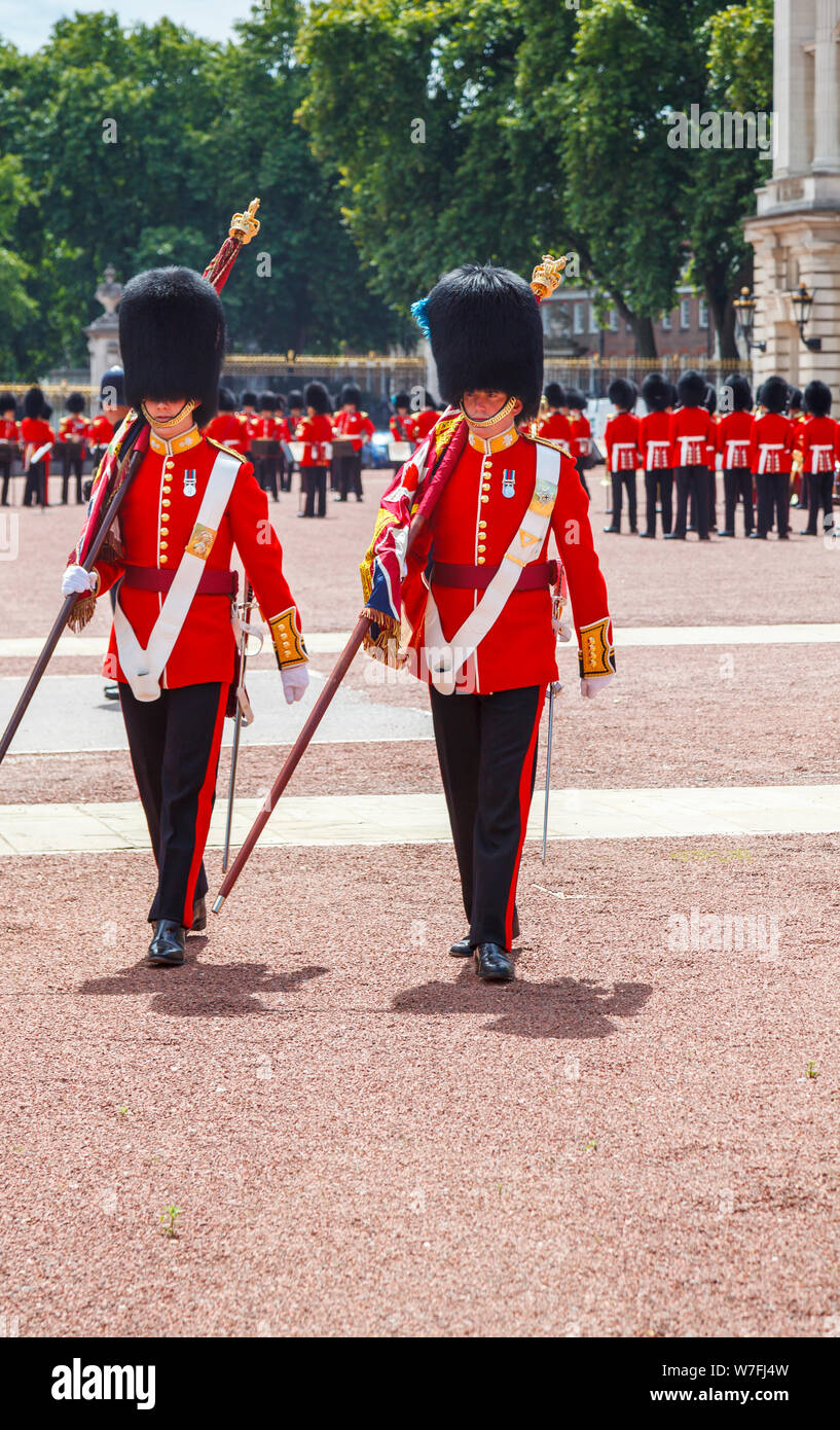 Soldiers in traditional red uniforms, members of the Queen's Guard, on ...