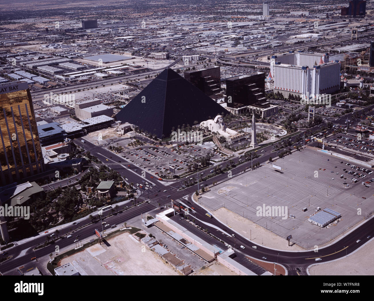 The luxor, las vegas pyramid aerial hi-res stock photography and images ...