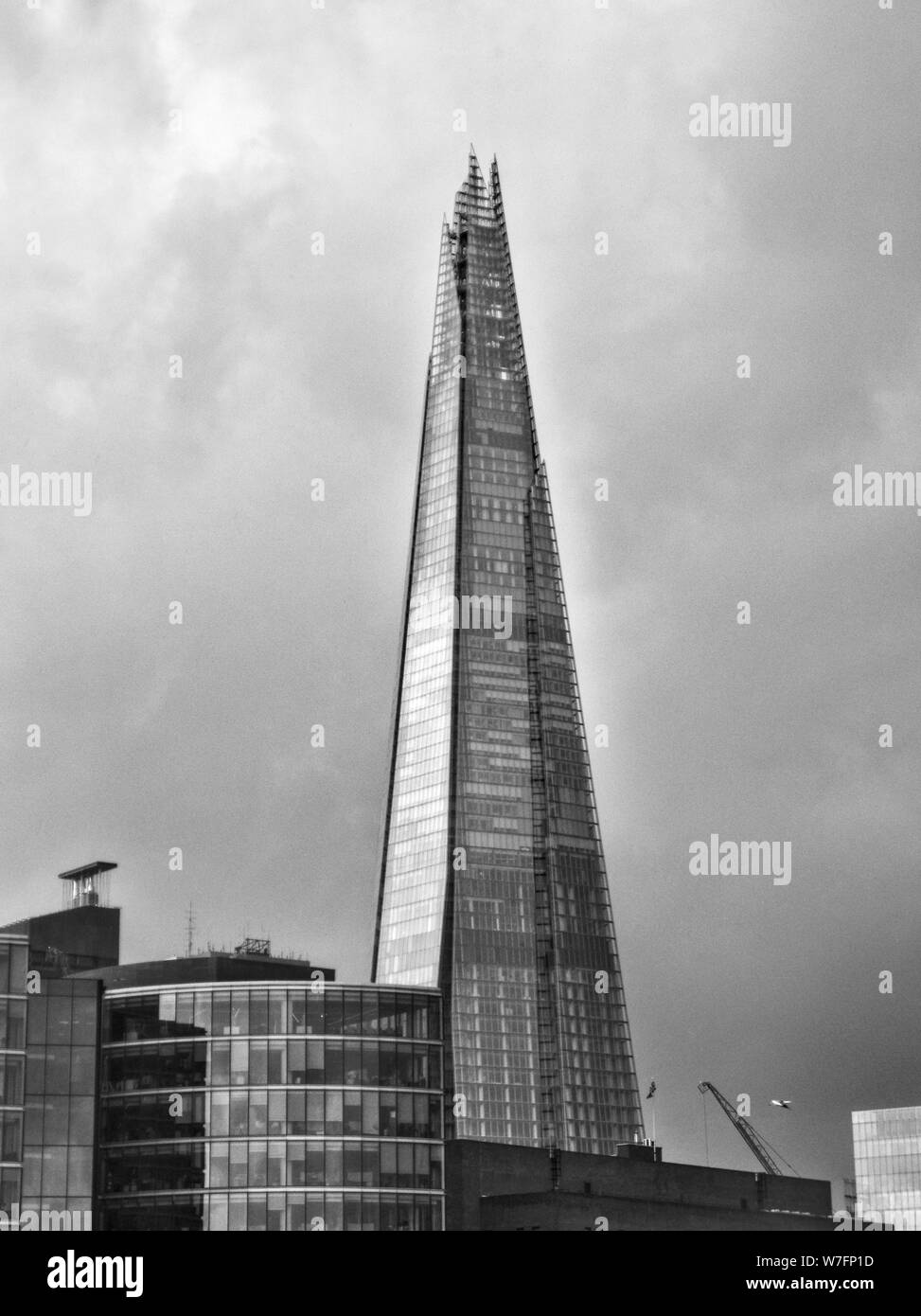 Facade of the shard Black and White Stock Photos & Images - Alamy