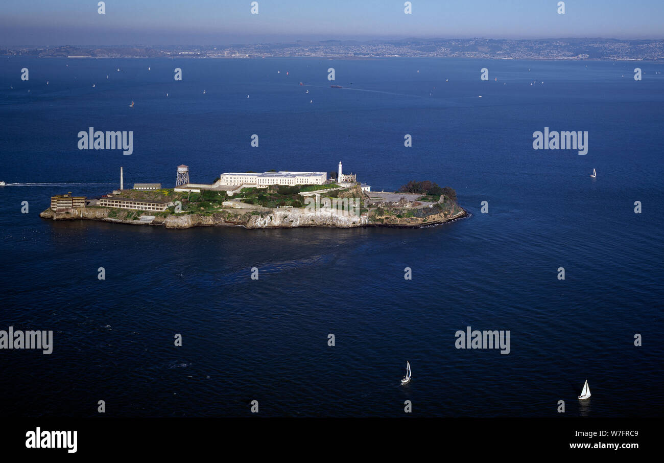 Alcatraz island and bridge hi-res stock photography and images - Alamy