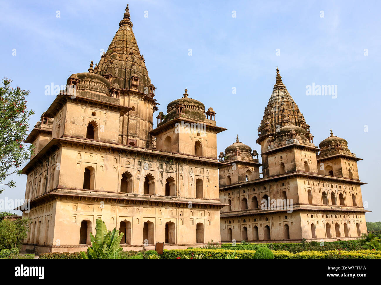 Royal chhatris of orchha hi-res stock photography and images - Alamy